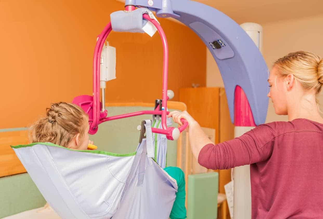 How To Use A Hoyer Lift Safely And Easily In 7 Simple Steps