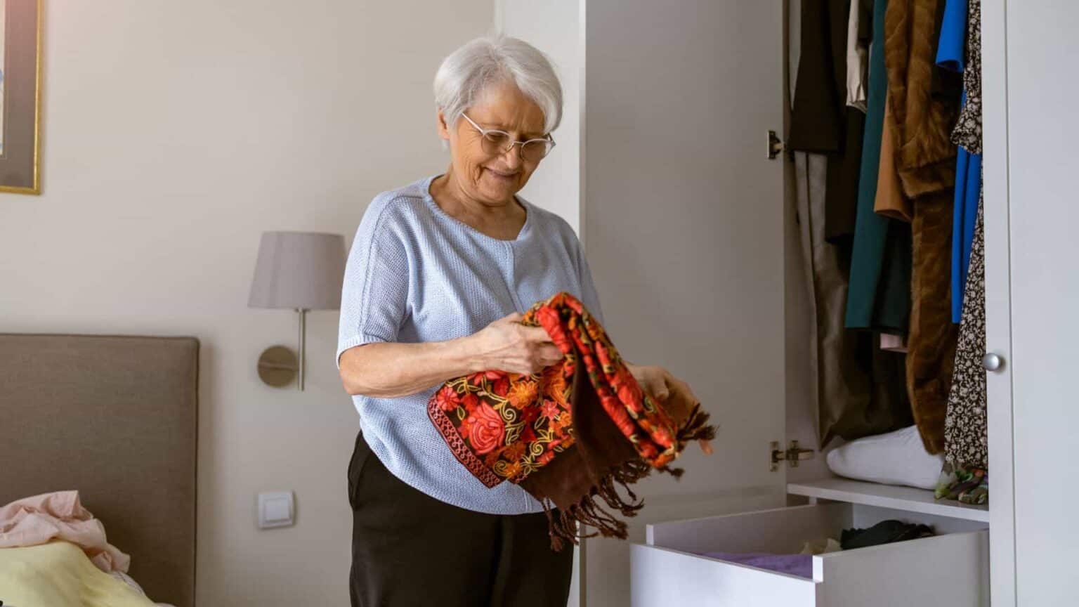 How Respecting Elderly Residents in Senior Care Helps Promote Their Dignity